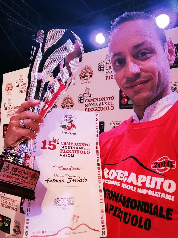 Napoli, Toto Sorbillo campione mondiale di pizza classica