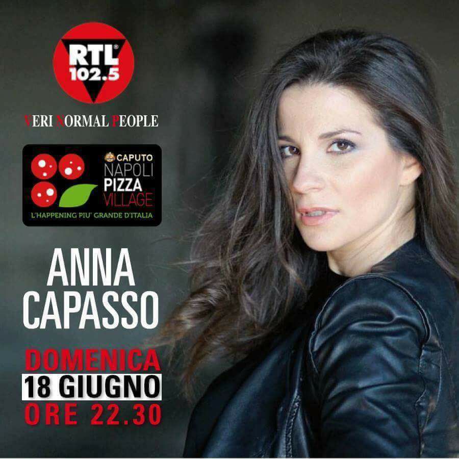 Anna Capasso da RTL 102.5 al palco del Napoli Pizza Village