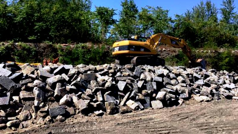 Napoli, Ponticelli: Proteste Per Deposito Basoli Al Posto Di Un Parcheggio