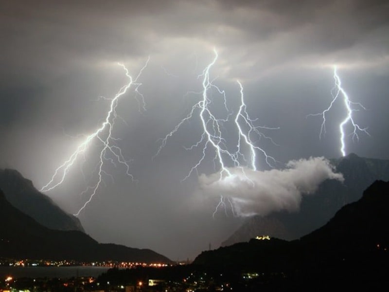 Il maltempo non molla la presa prorogata l’allerta meteo in Campania Il maltempo non molla la presa prorogata l’allerta meteo in Campania
