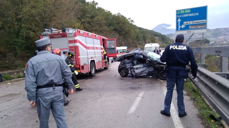 Tangenziale ovest, tragico incidente stradale: morta 37enne incinta Tangenziale ovest, tragico incidente stradale: morta 37enne incinta