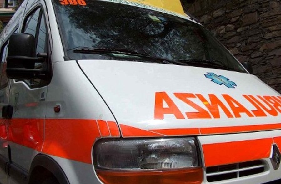 Vallo di Diano, tragico incidente stradale: morta 30enne Vallo di Diano, tragico incidente stradale: morta 30enne