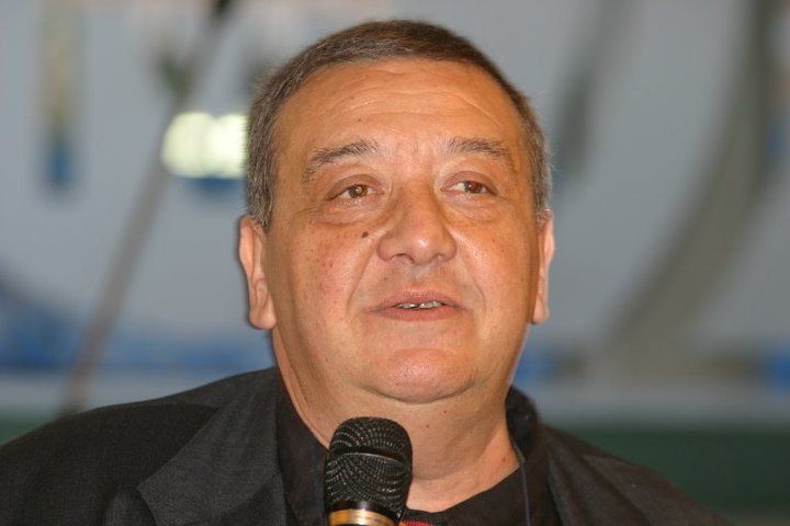 Lutto nel mondo dello spettacolo, è morto Mimmo Sepe: aveva 65 anni Lutto nel mondo dello spettacolo, è morto Mimmo Sepe: aveva 65 anni