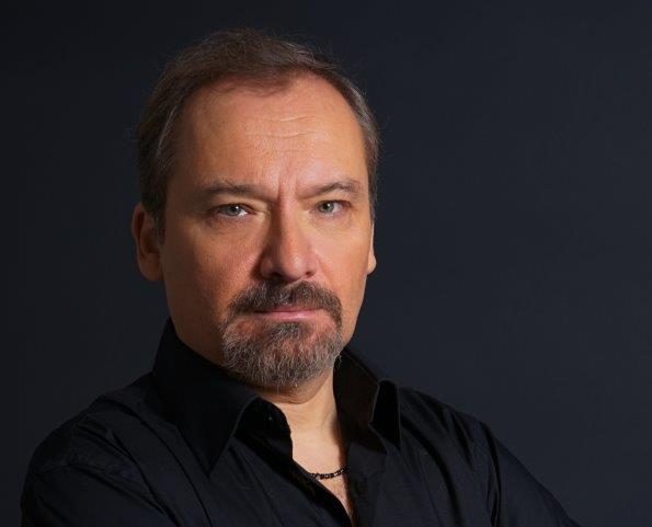 Mario Mauro al Teatro CortéSe con Novecento di Baricco