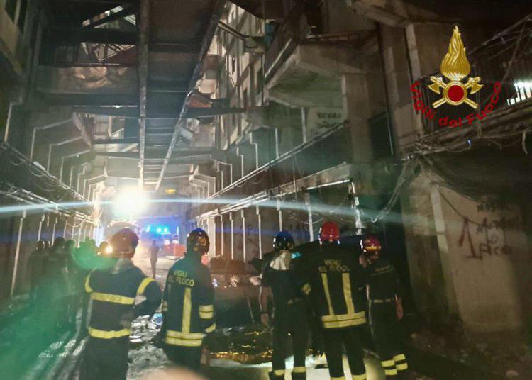 Crollo Vela Celeste di Scampia il cantiere per le prime 18 case nuove ... Crollo Vela Celeste di Scampia il cantiere per le prime 18 case nuove ...